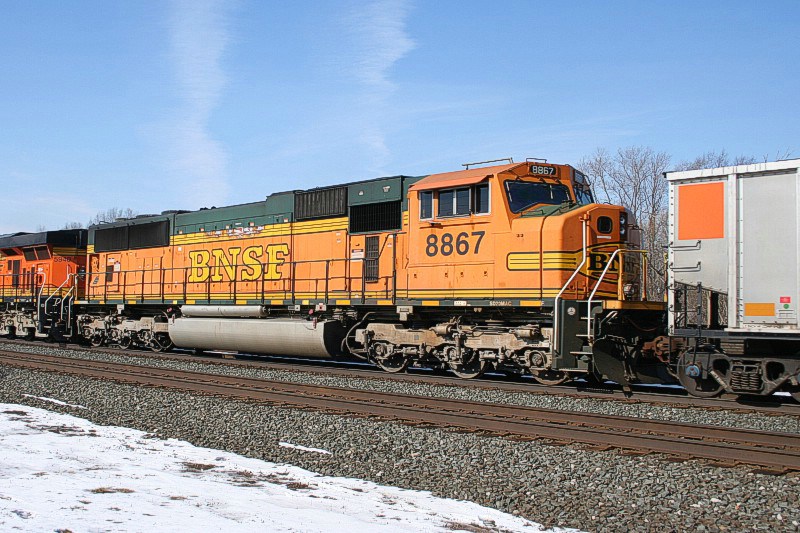 BNSF 8867